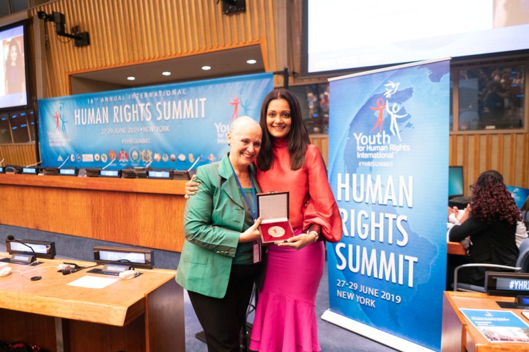 Meet Actor Sheena Chohan Who Won the Human Rights Hero Award at UN – eShe