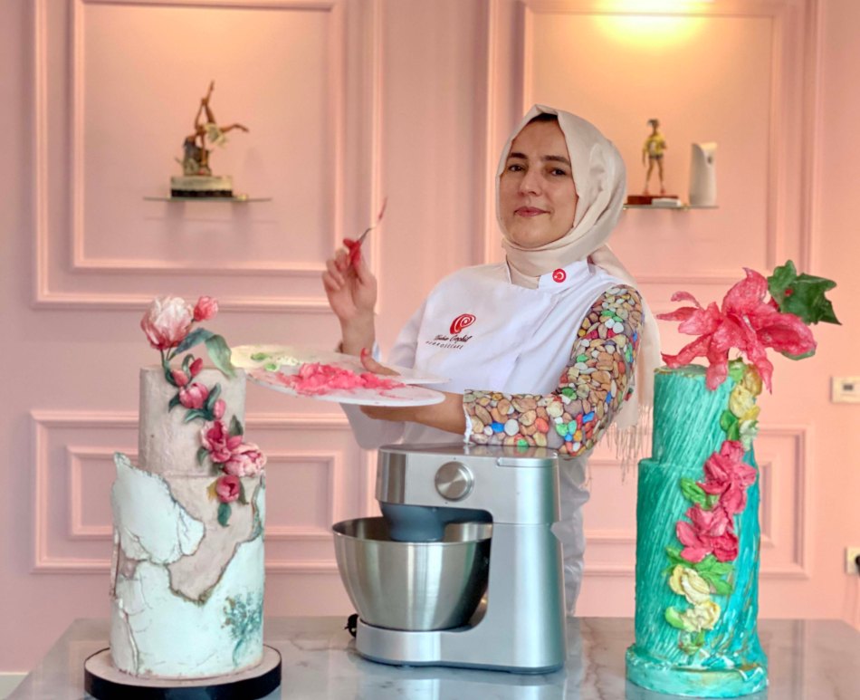 Meet Tuba Geçkil, the cake artist whose phenomenal creations went viral ...